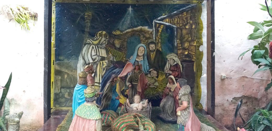 Pesebre mural para contagiar la Navidad