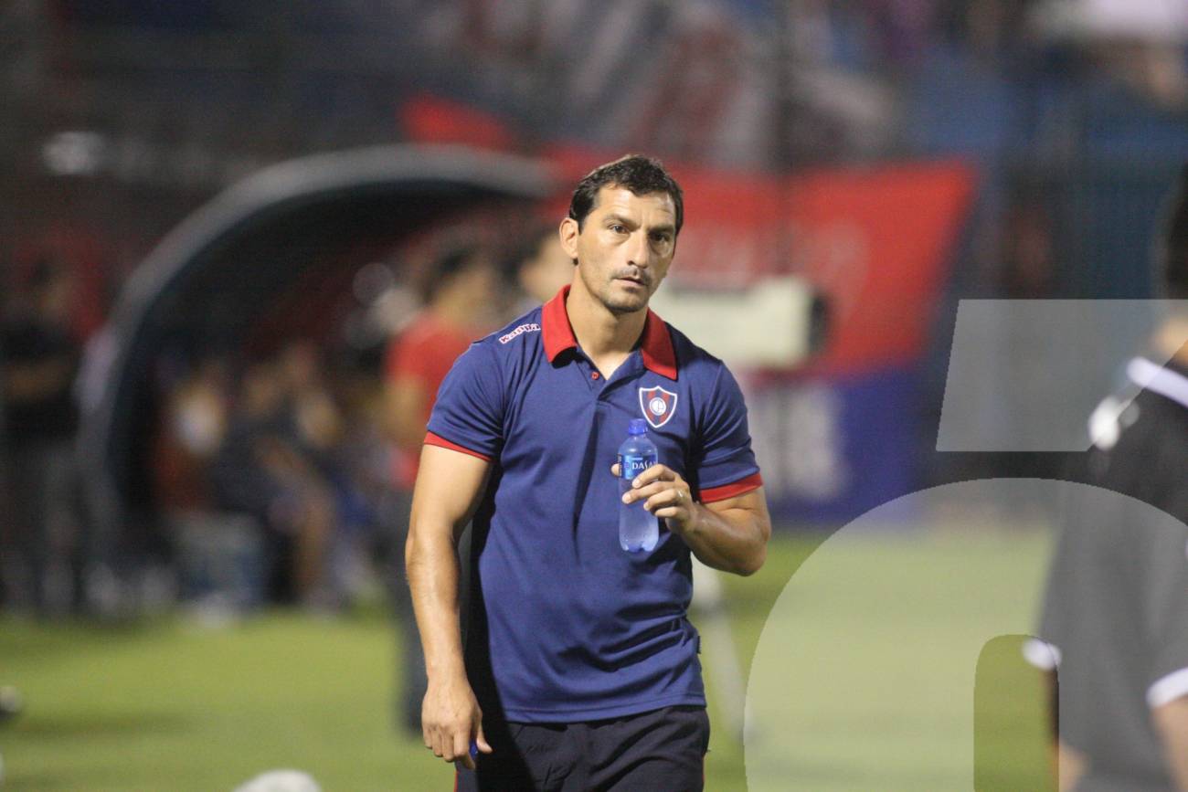 Mario Grana: “Por decisión de la directiva de Cerro me han echado”