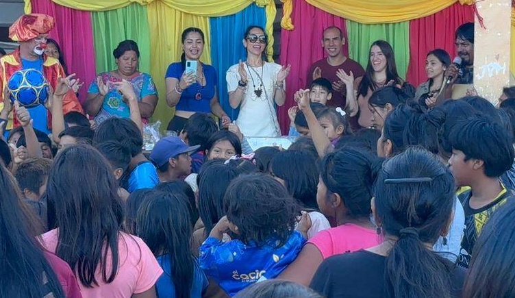Jennifer Ruiz Díaz festejó su cumple con los maka cumpliendo una promesa