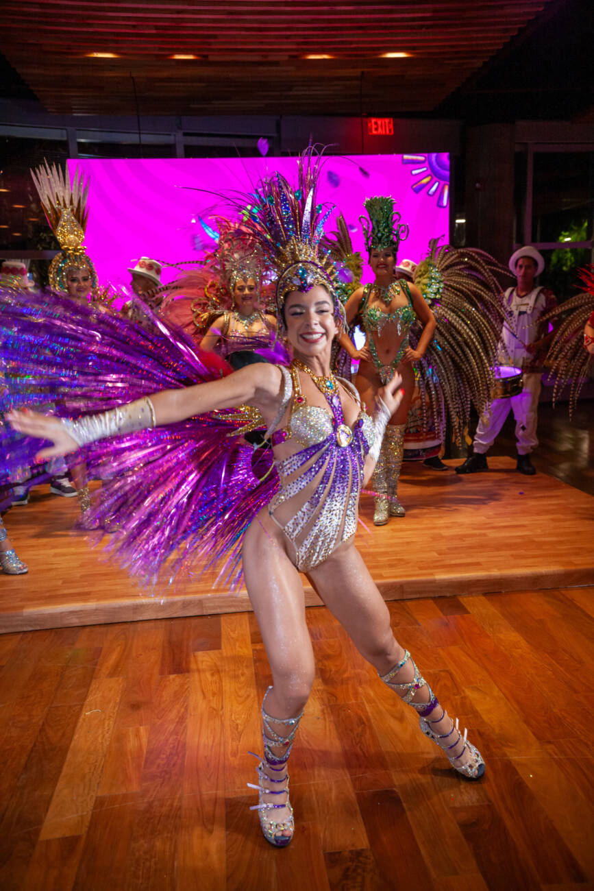 Plumas y lentejuelas, se vino el carnaval desde Encarnación